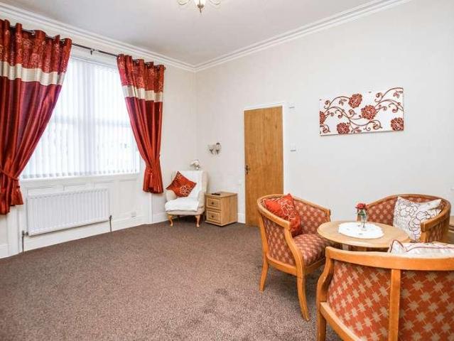 8 bed house for sale