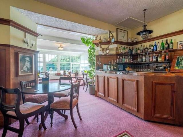 8 bed house for sale