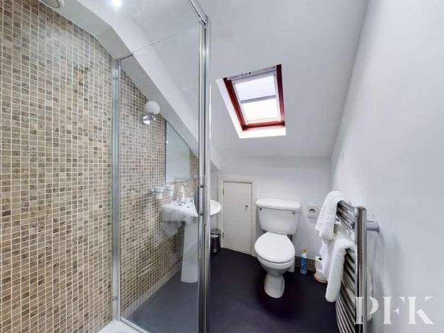 8 bed house for sale