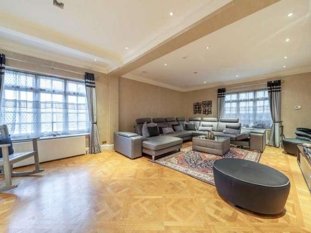 8 bed house for sale