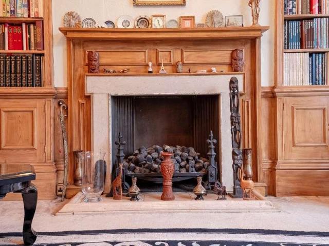 8 bed house for sale