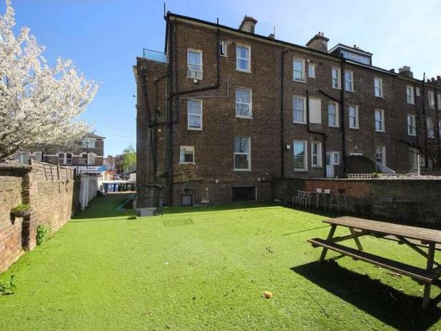 8 bed house for sale