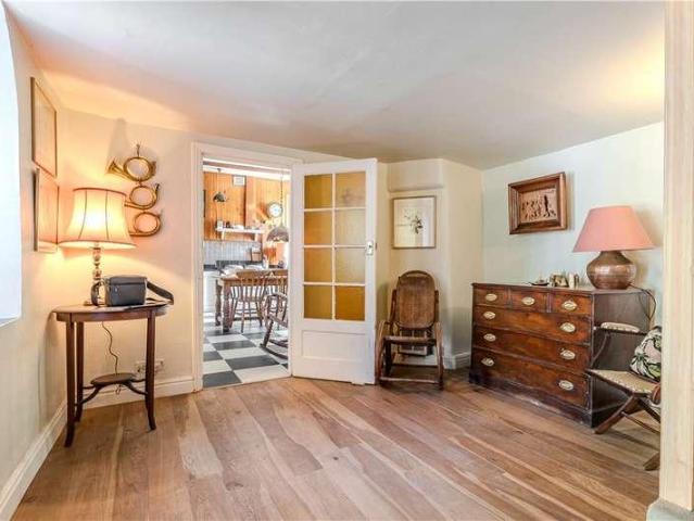8 bed house for sale