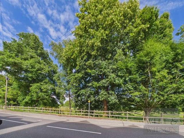 8 bed house for sale