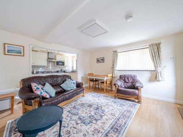 8 bed house for sale