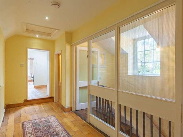 8 bed house for sale