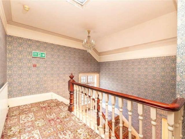 8 bed house for sale