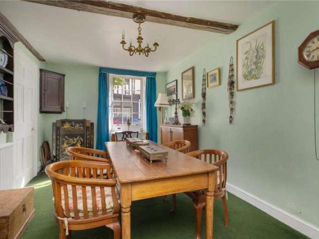 8 bed house for sale