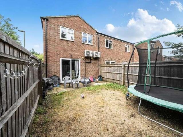 8 bed house for sale