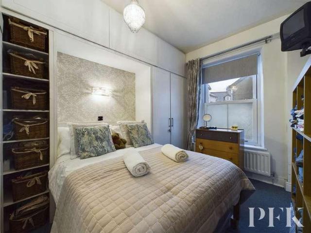 8 bed property for sale