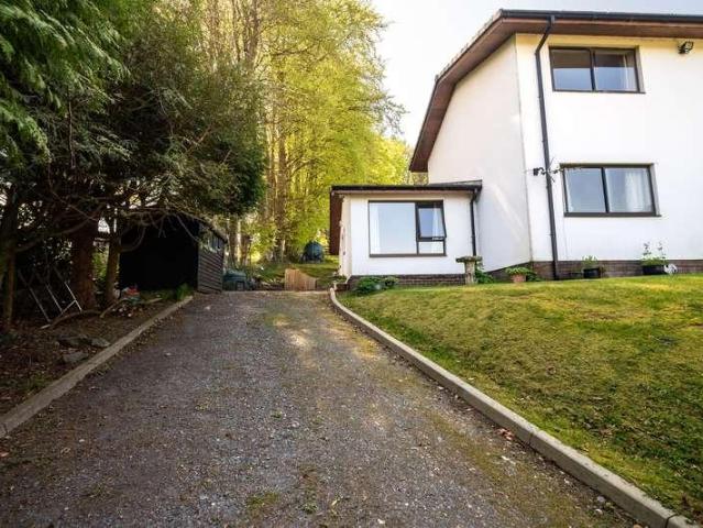 8 bed property for sale