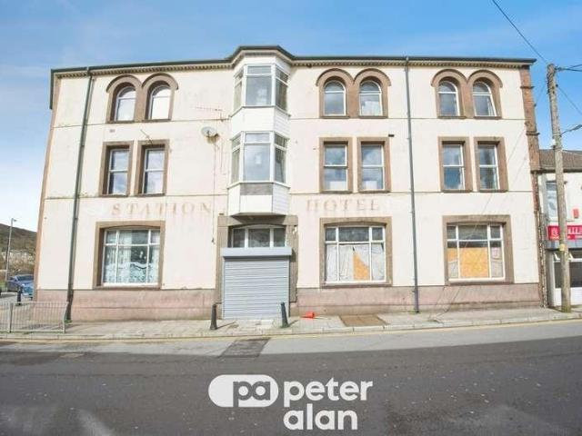 8 bed property for sale
