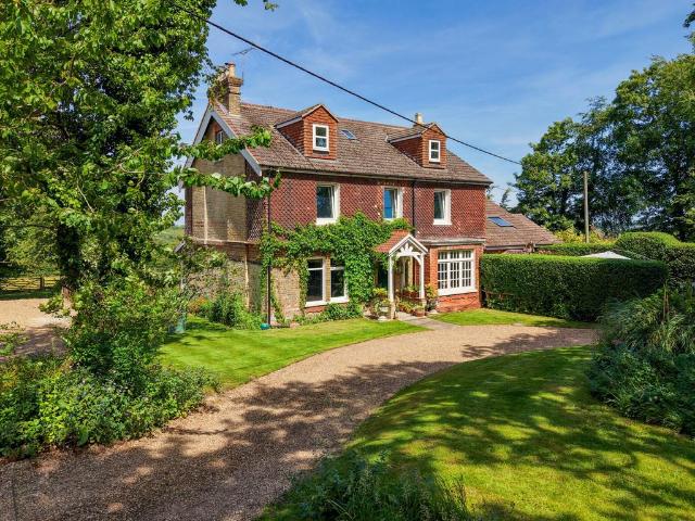 8 bedroom country house for sale