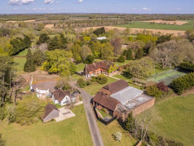 8 bedroom country house for sale