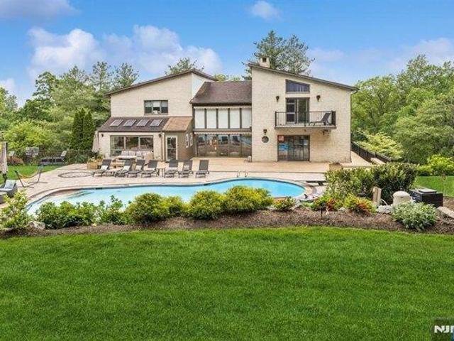 8 bedroom, Cresskill NJ 07626 102763163