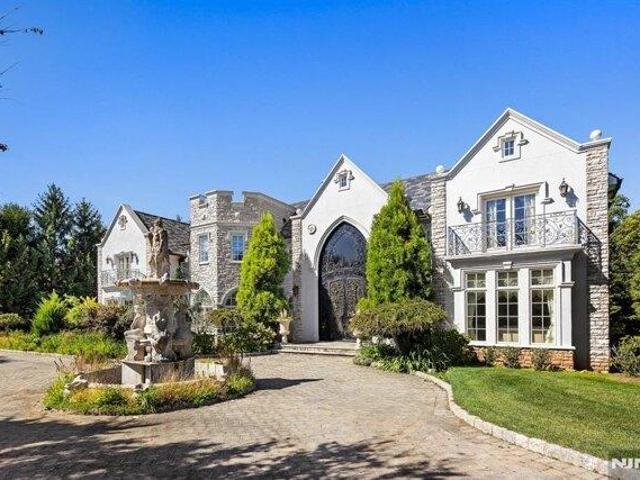 8 bedroom, Cresskill NJ 07626 104443719