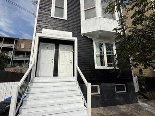 8 bedroom, Albany NY 12202 104907767