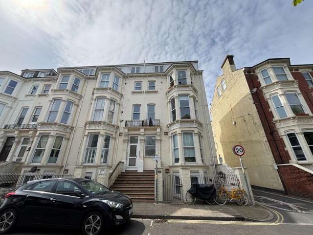 8 Bedroom Apartment Flat