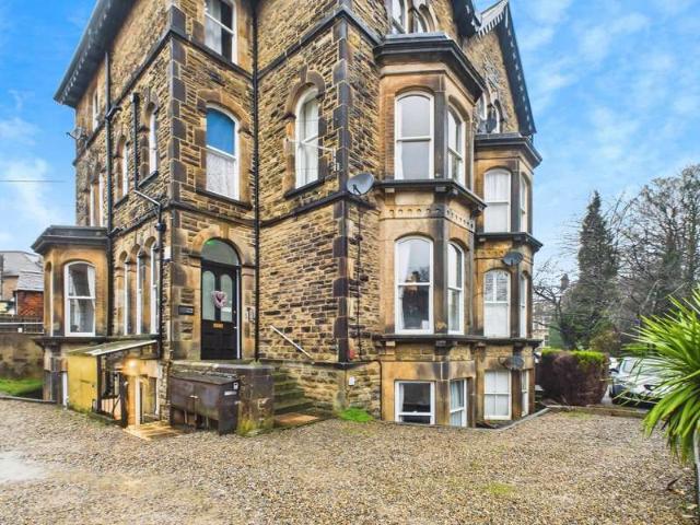 8 Bedroom Apartment Flat