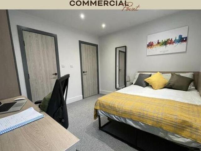 8 Bedroom Apartment For Rent In Wollaton Road, Beeston