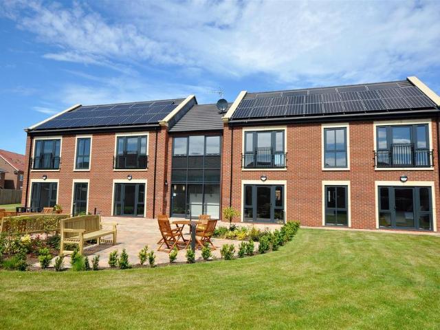 8 bedroom apartment for sale