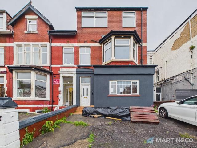 8 bedroom apartment for sale