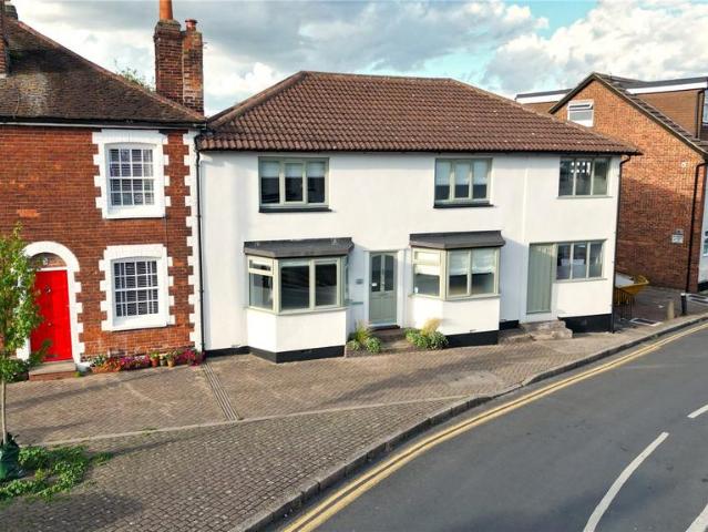 8 bedroom apartment for sale