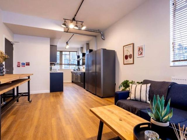 8 bedroom apartment to rent