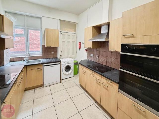 8 bedroom apartment to rent