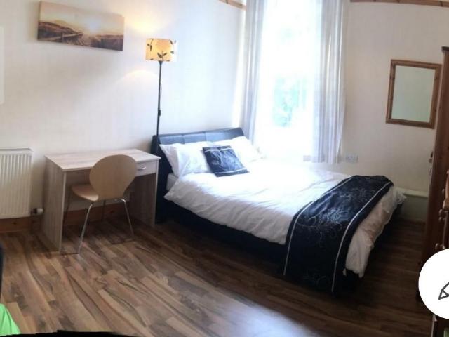 8 bedroom apartment to rent