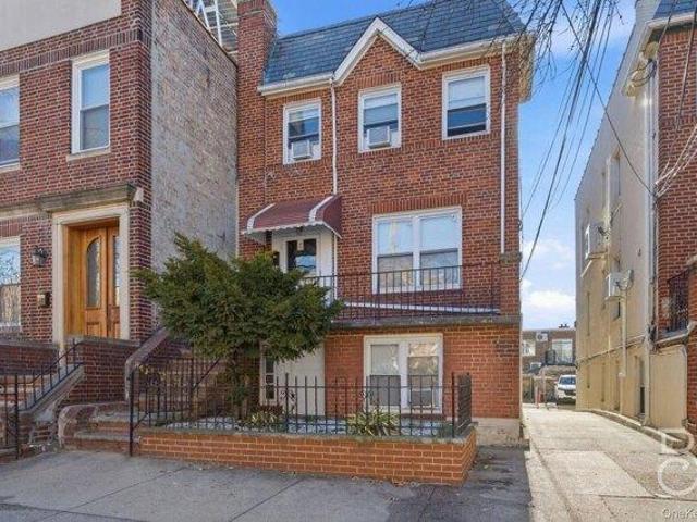 8 bedroom, Astoria NY 11103 LS101800300