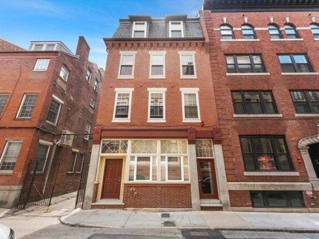 8 bedroom, Boston MA 02113 104687746