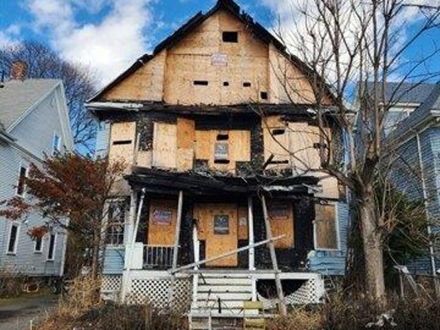 8 bedroom, Boston MA 02124 102442547