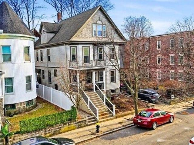 8 bedroom, Boston MA 02124 102671112