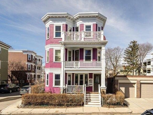 8 bedroom, Boston MA 02125 103159082