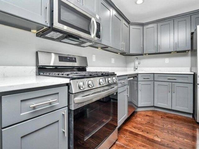 8 bedroom, Boston MA 02126 103627916