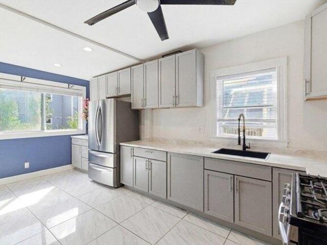 8 bedroom, Boston MA 02121 105116665
