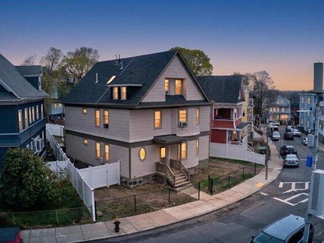 8 bedroom, Boston MA 02122 103588158