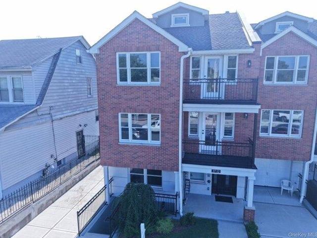 8 bedroom, Bayside NY 11361 105276042