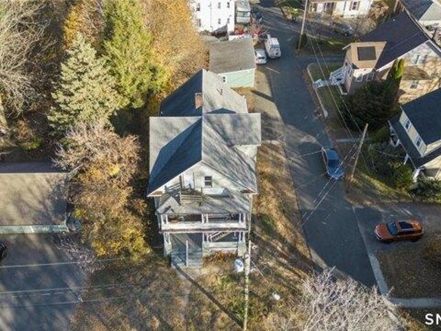 8 bedroom, Bristol CT 06010 102346980