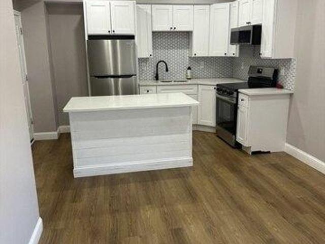 8 bedroom, Brockton MA 02301 102959196