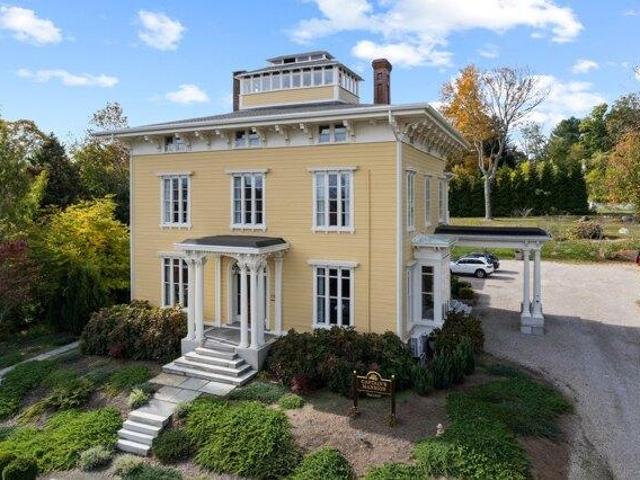 8 bedroom, Groton CT 06355 103100793