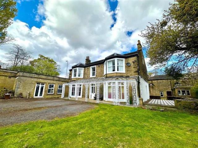 8 Bedroom Detached House