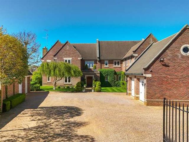 8 Bedroom Detached House