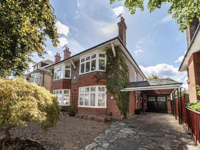8 Bedroom Detached House