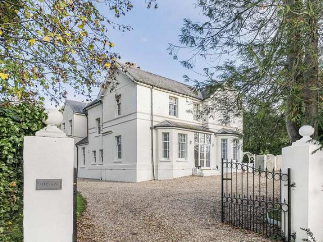 8 Bedroom Detached House
