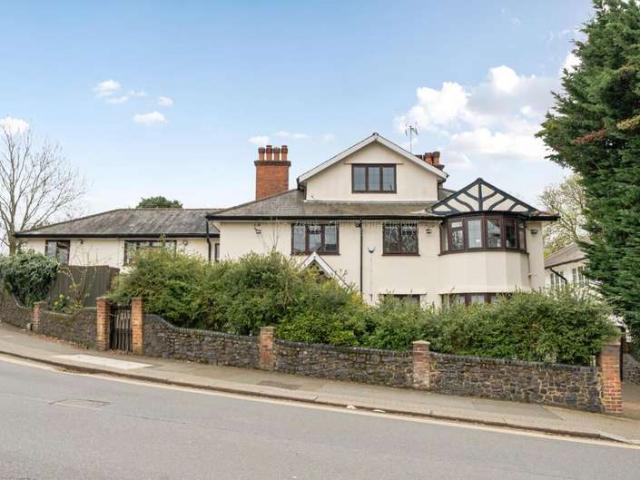 8 Bedroom Detached House