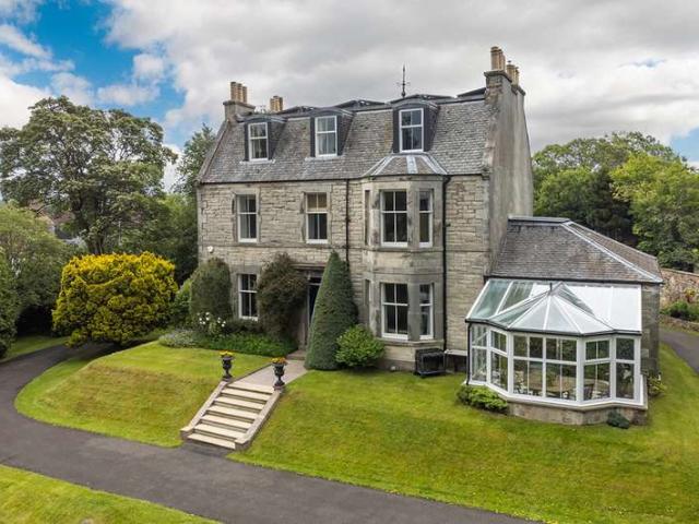 8 Bedroom Detached House