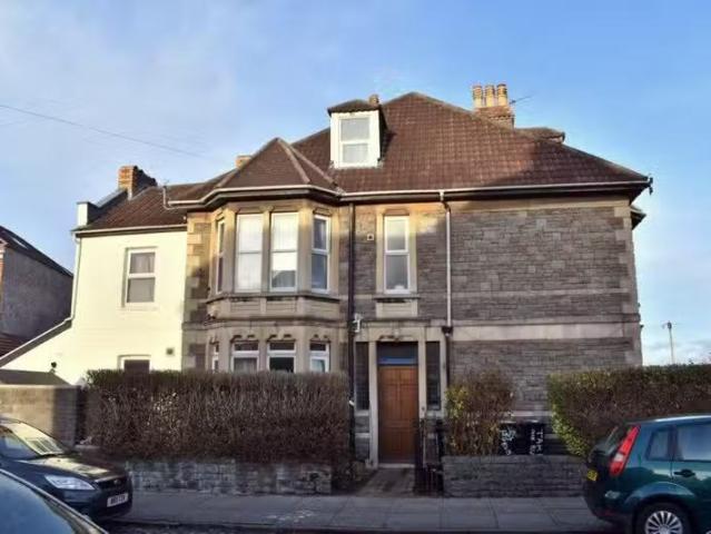 8 bedroom detached house for rent in Dongola Avenue, BS7