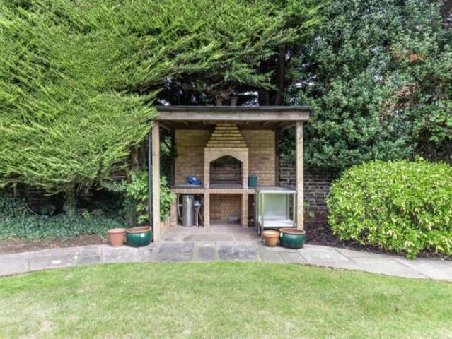 8 bedroom detached house for rent in Hamilton Road London W5, EPC C, W5